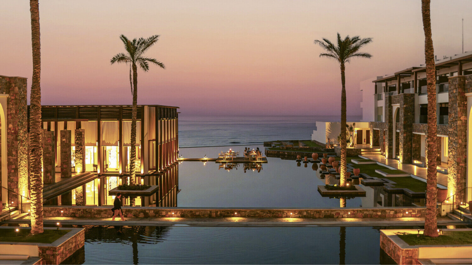 Βιώστε τα πιο μαγευτικά Χριστούγεννα στα luxurious ξενοδοχεία της ...